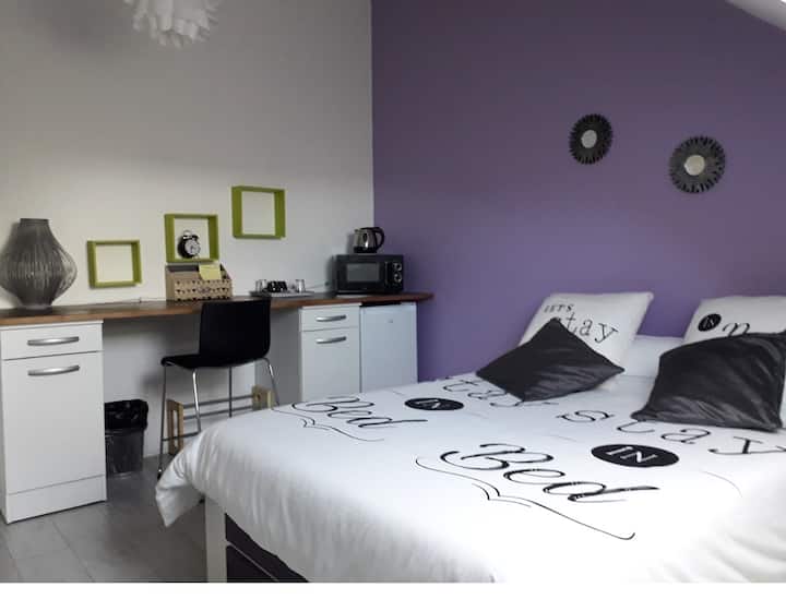 Chambre Mauve Tout Confort Au Calme - Cergy