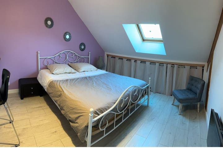 Chambre Mauve Tout Confort Au Calme - Saint-Ouen-l'Aumône