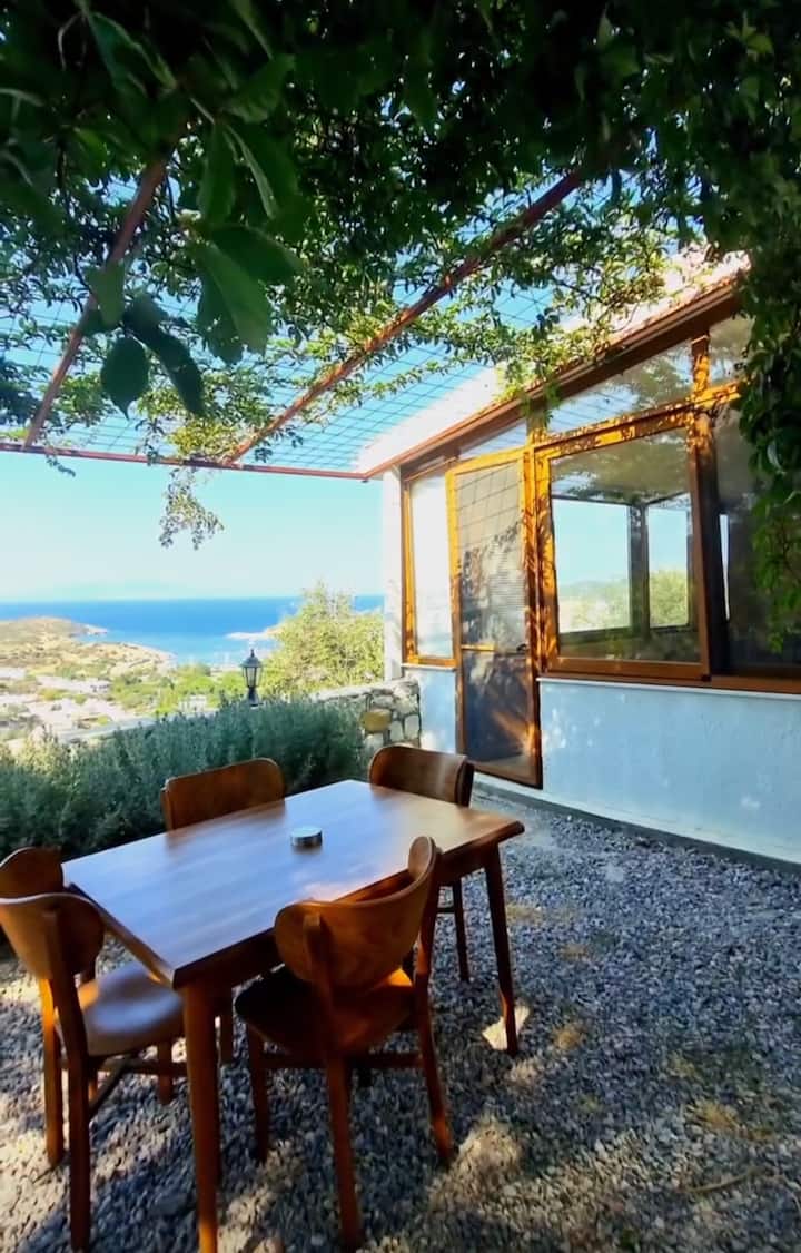 Romantic Foça Studio • Private Garden & Sea View - Foça
