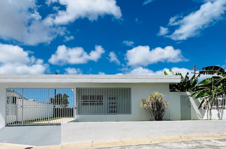 San Juan, Negocio Y Familiar. - Guaynabo