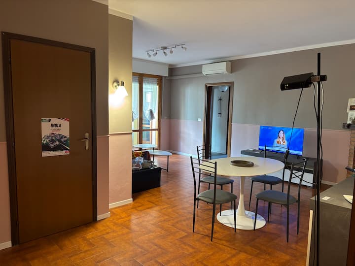 Angiolina Home - Ampio E Confortevole Con Ac - Imola