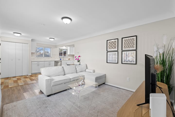 Modern Royal Oak 1br Near Corewell + Walk To Dt - Troy, MI