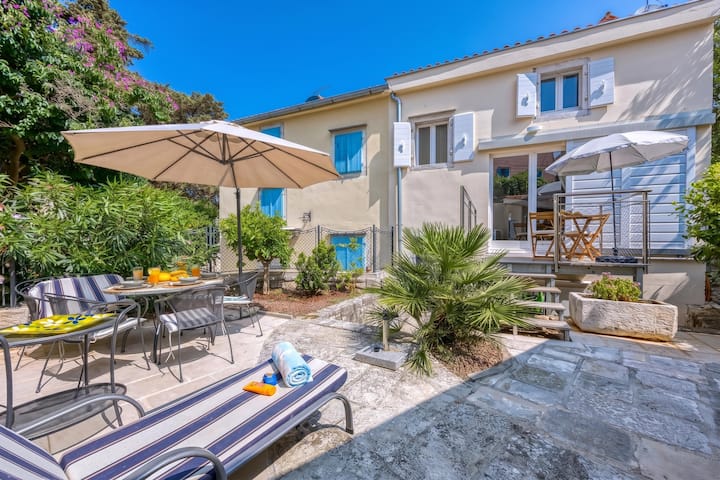 Island Villa Alba With Terrace & Grill - Mali Lošinj