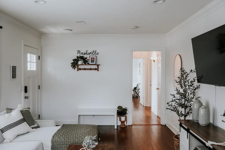 Nashville Haven Hideaway - Nashville, TN