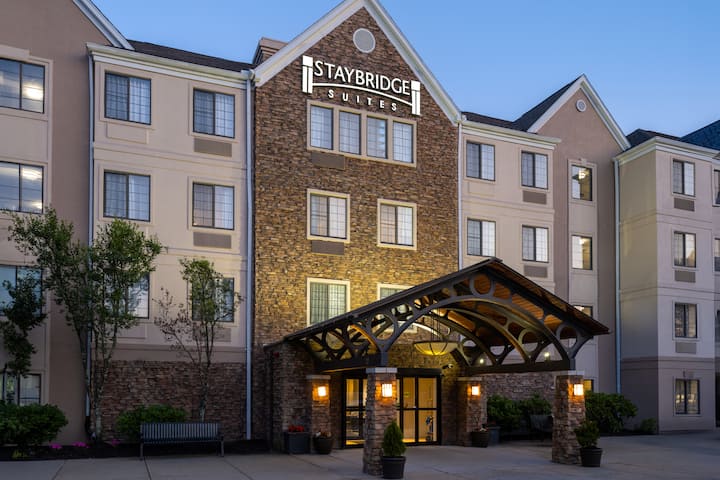 Staybridge Suites | 2br Suite • Sleeps 7 - Lexington, MA