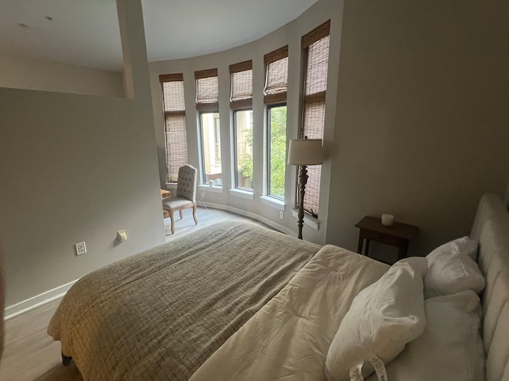 Condo In Charlotte - Wesley Heights - Charlotte