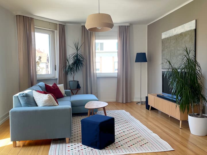 Schöne Zentrale Altbauwohnung
Oho Stay In - Reute