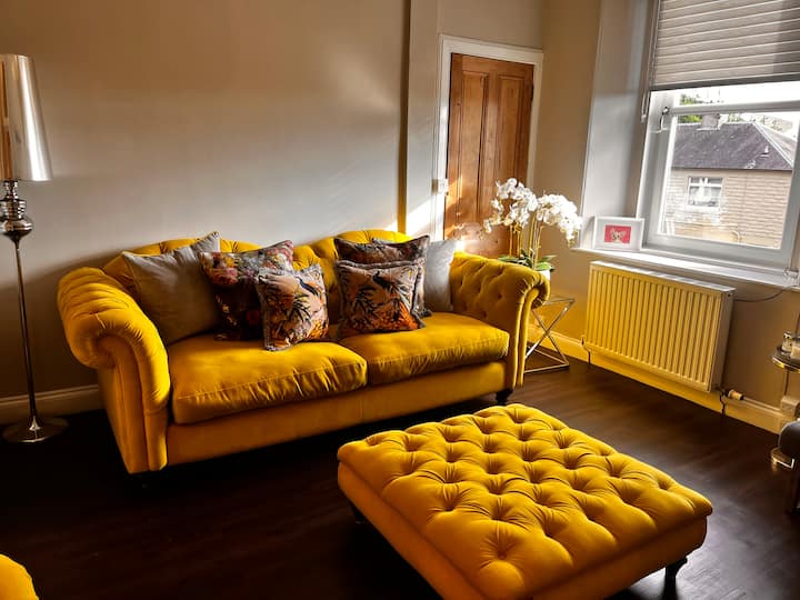 Centrally Located Apartment - Edinburgh, UK