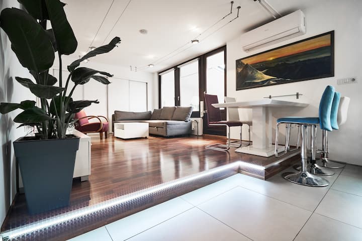 Matic’s Murgle Atrium Apartment - 류블랴나