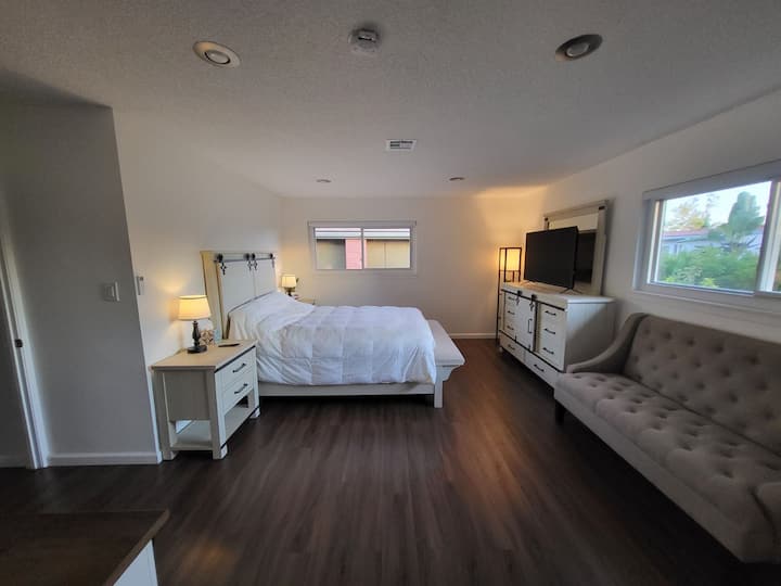 Upstairs Master Private Bathroom - Santa Ana, CA