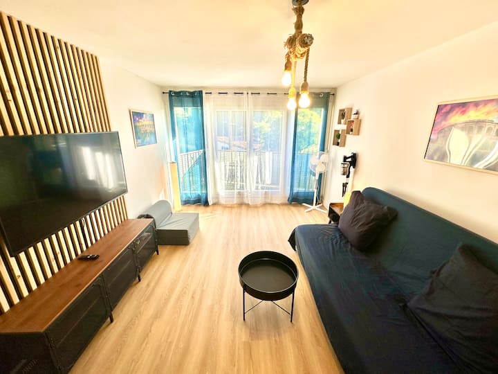 Studio + Parking, à 5mn Du Jardin De La Fontaine - Nîmes