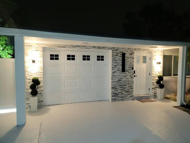 Luxury Guest House Close To The Beach ¡ - North Redington Beach, FL