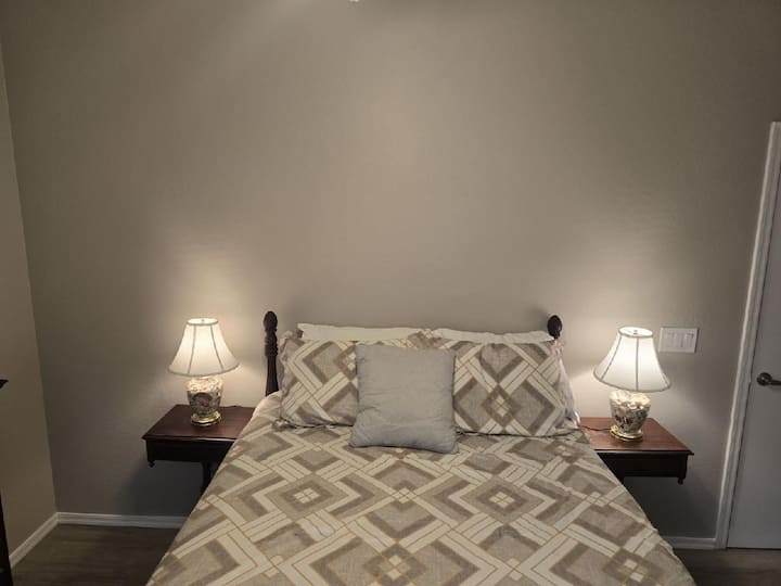 Furnished Bedroom/amenities - Apache Junction, AZ