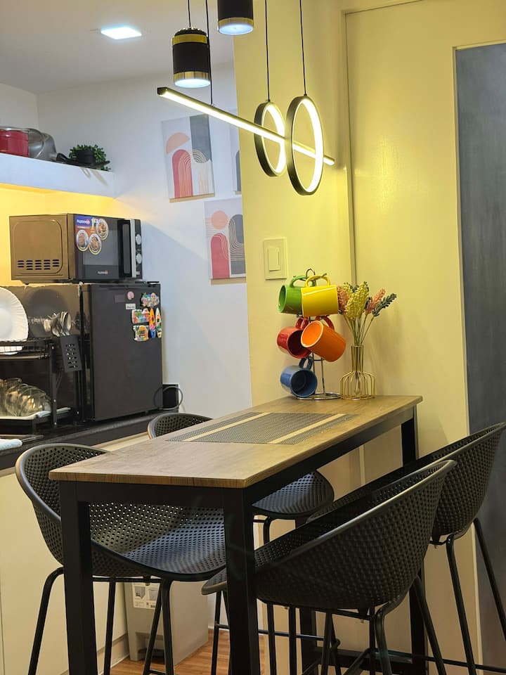 Centrally Located 2-bedroom Loft Near Boni Mrt - Taguig