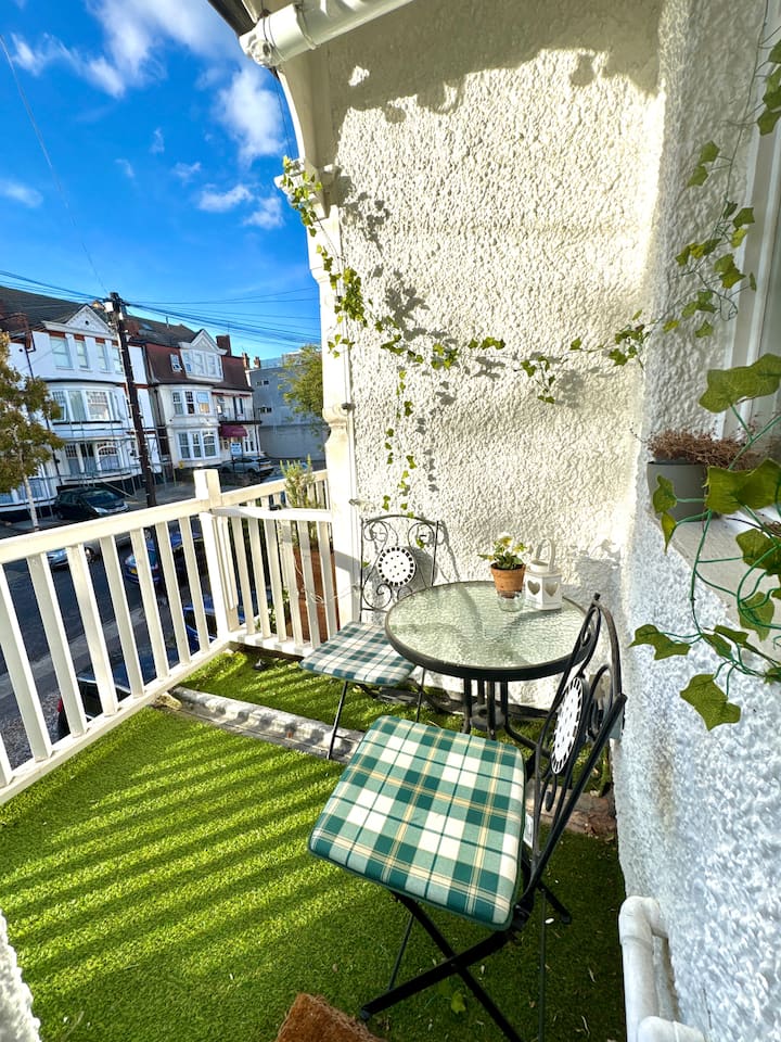 Sanctuary By The Sea - Southend-on-Sea