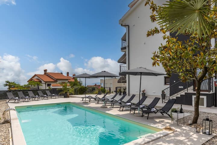 Apartment Enio With Swimming Pool And See View - Opatija