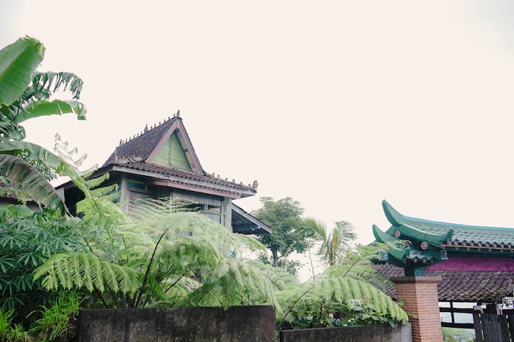 Umah Biyu | Villa Private & Tenang Di Kaki Lawu - Tawangmangu