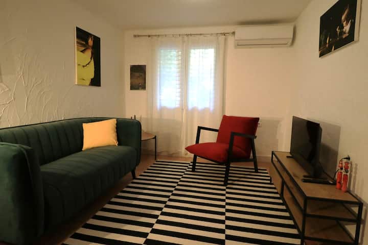 Noa, Estate Under The Paintbrush - Vis