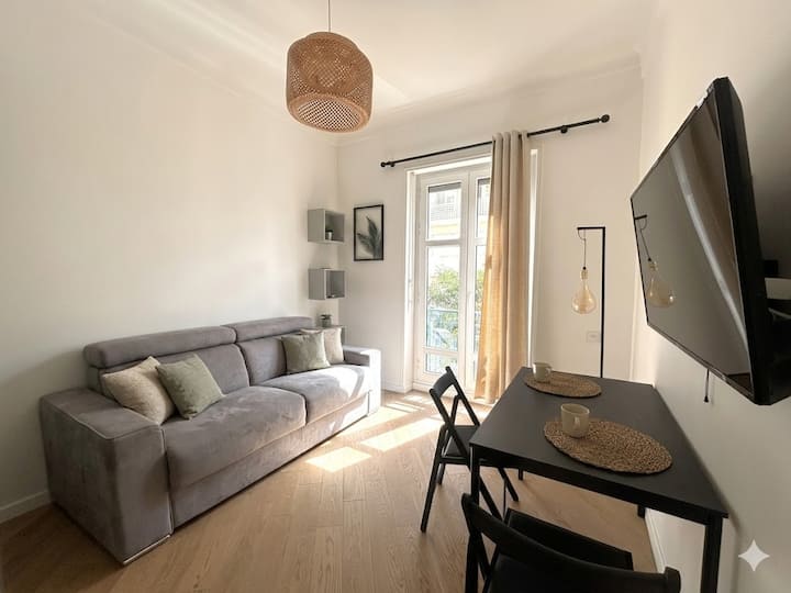 Heart Of Nice Nearby The Sea - Gare de Nice Ville