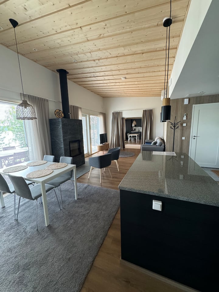 Upea Huvila Järven Rannalla - Kontiolahti