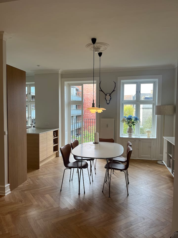 Sunny Balcony L Newly Renovated L Central Location - Copenhaguen