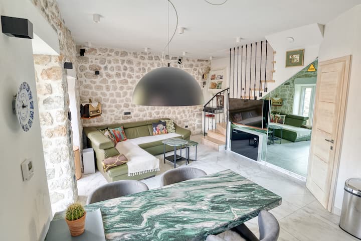 Charming Vintage Vacation House & Serene Garden - Kotor