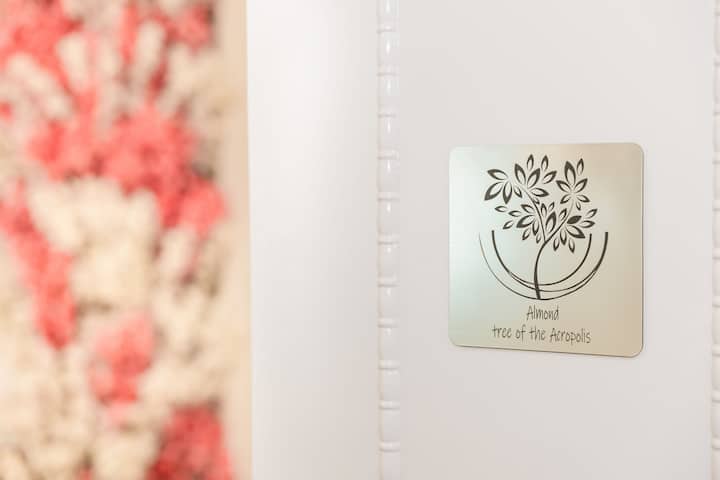 Almond Tree Of The Acropolis | 2br • Metro Access - Athens