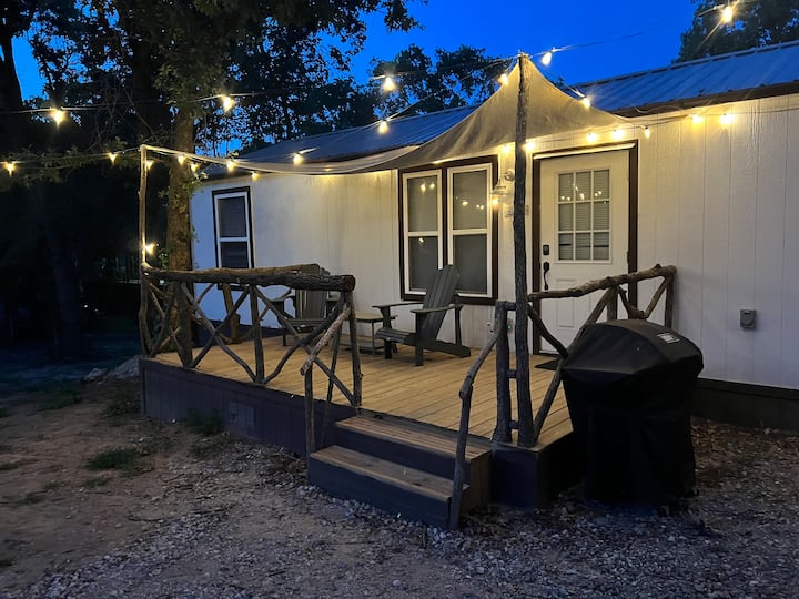 The Unplug & Unwind Cabin (Pet Friendly) - Lake Texoma