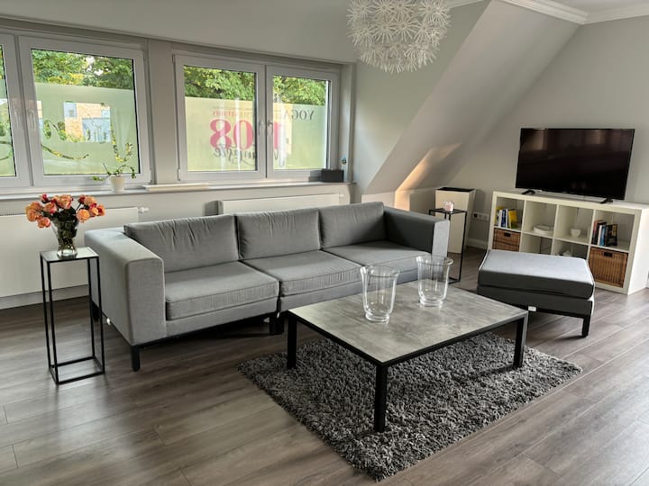 "Luxuriöse Wohnung Mit Balkon Bis Zu 5 Personen - Brême