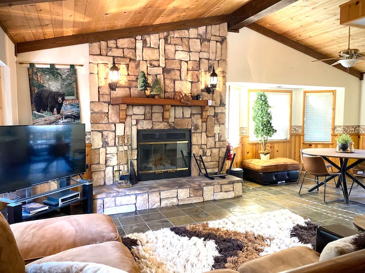 Family Friendly Spacious Cabin In Moonridge! - Big Bear Lake, CA