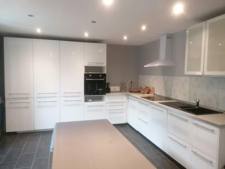 Appartement Spacieux Proche Commerce - La Norma
