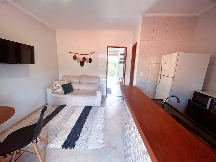 Chalé Com Ar Cond. E Varanda Ideal Para Casal - Ilhabela