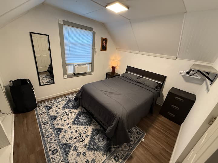 Private Room, Full Bed, Tv, Wi-fi, Laundry #4 - Toledo, OH