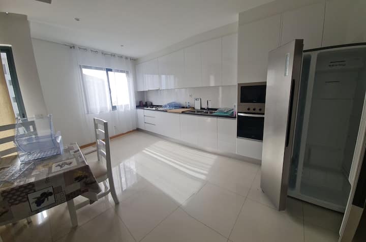 Apartamento Com 3 Quartos. - Praia