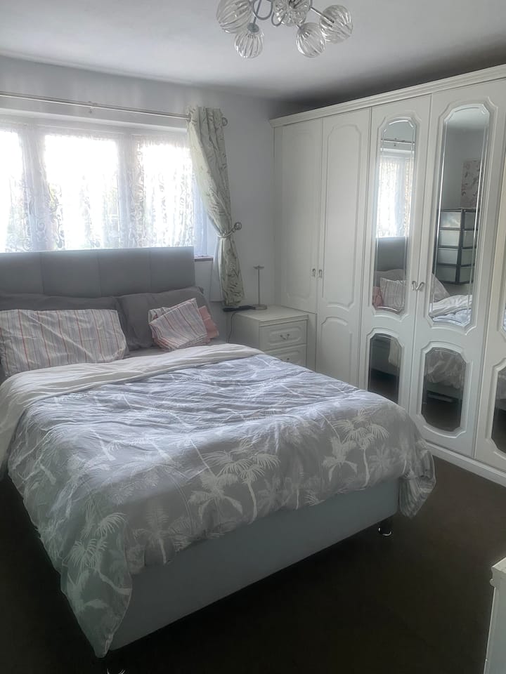 Azk Haven - Basildon