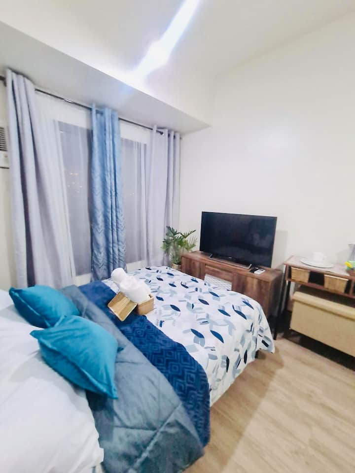 Johans Cozy Nest Near It Park 200-600 Wifi & Ntflx - Cebu City