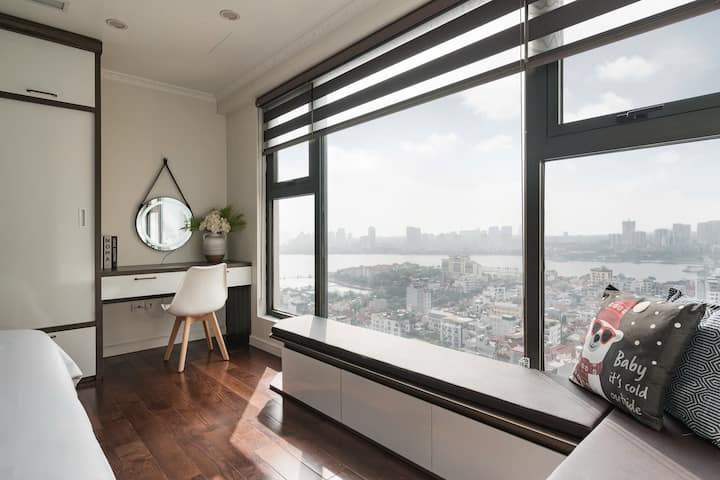 Super Lakeview On 23rd Floor With Full Facilities - Hanói