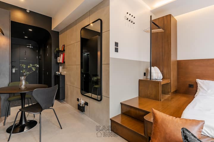 Shore 3 Mid-century Modern Unit | Sm Moa | Pasay - Pasay