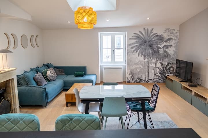 Bright Duplex At La Rochelle Market - La Rochelle