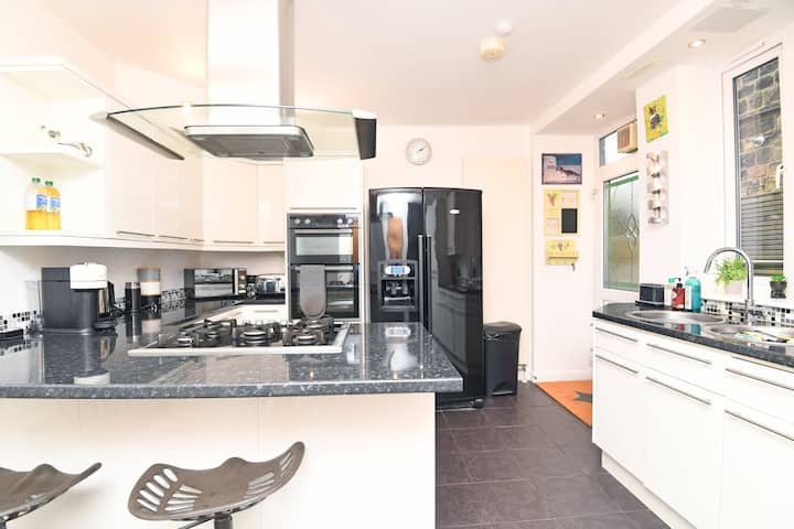 Overlooking The Valley Gardens - Duplex Apartment - Harrogate