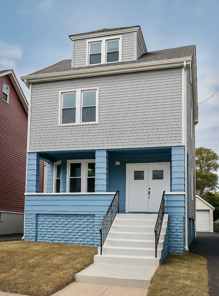 Home Near Newark With Parking | Sleeps 12 - Newark, NJ