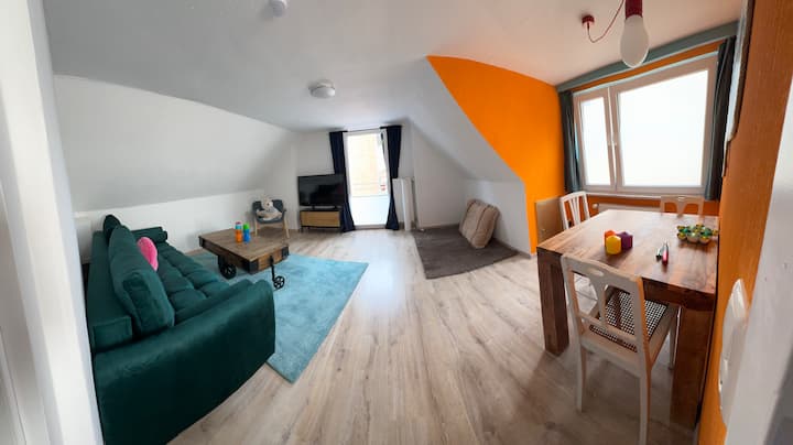 Bunte & Individuelle Dachgeschosswohnung - Heiligenhafen