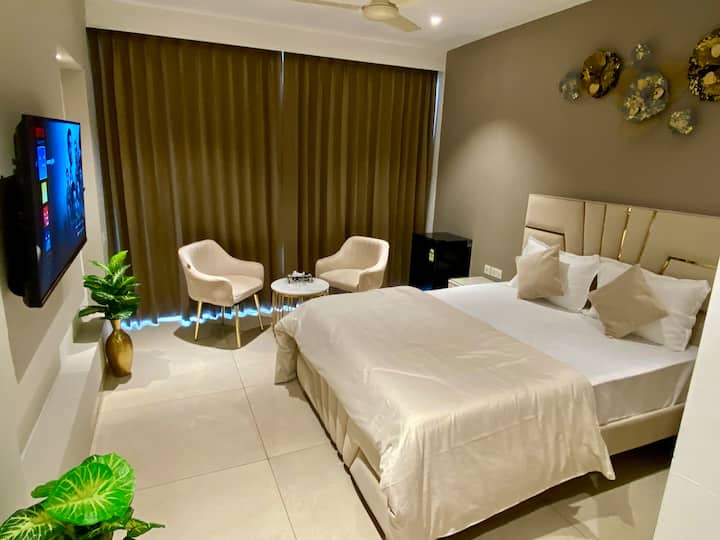Highrise Heaven 16th Floor With Wide Garden Patio2 - Gurugram