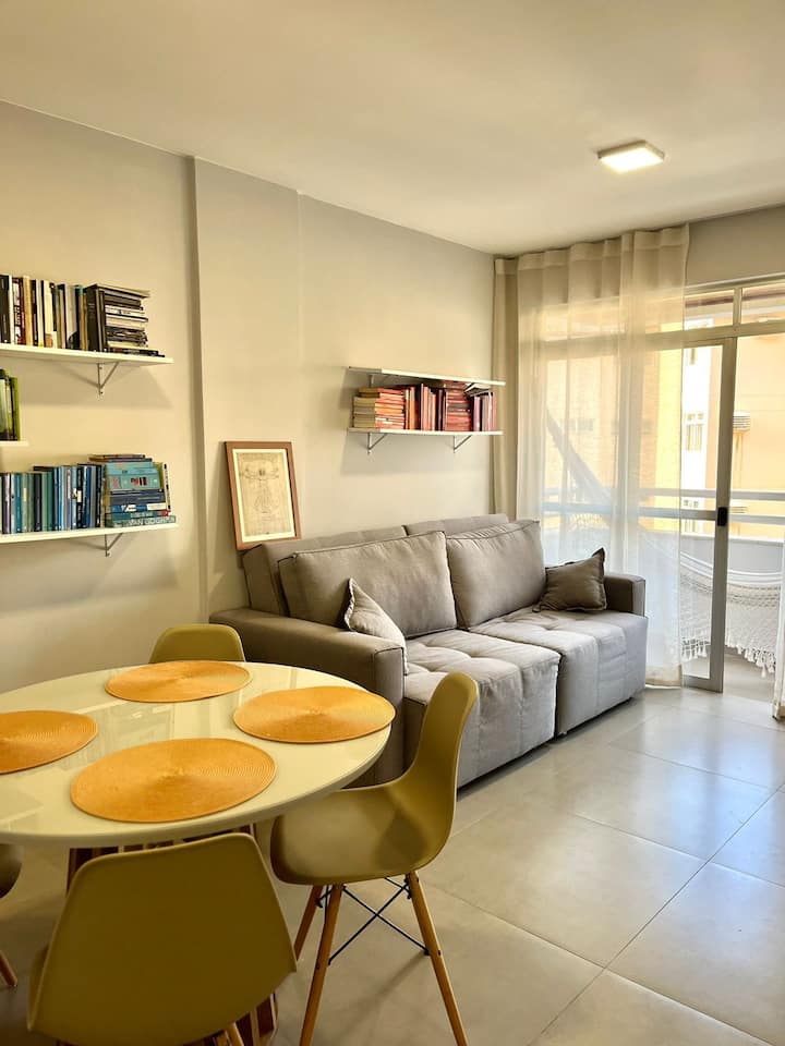 Ap Com Garagem, Wi-fi, Portaria 24 H, óTima Local - Florianópolis