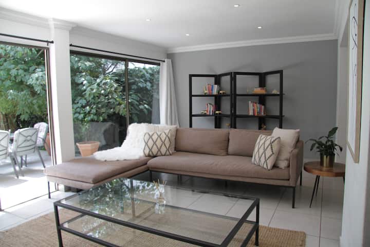 Spacious, Modern & Private Home - Johannesburg