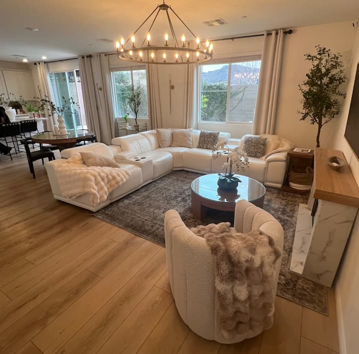 Stylish Furnished 3br Home • Ideal For 30+ Stays - Henderson, NV