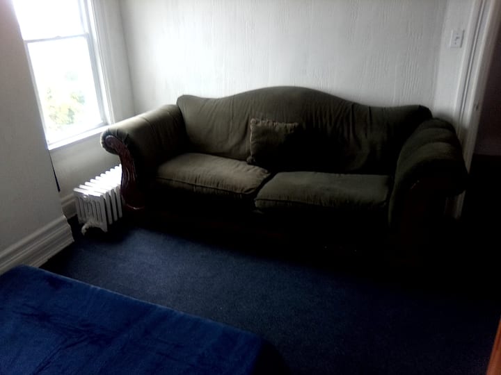 Bedroom With Full And Twin Beds, Shared Bathroom - Pittsburgh, PA