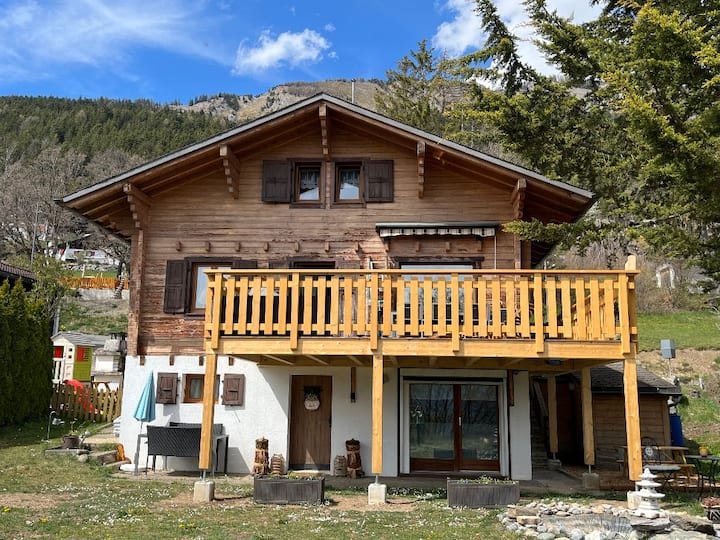 Chalet Les Lucioles : Appartement De Vacances - Suisse