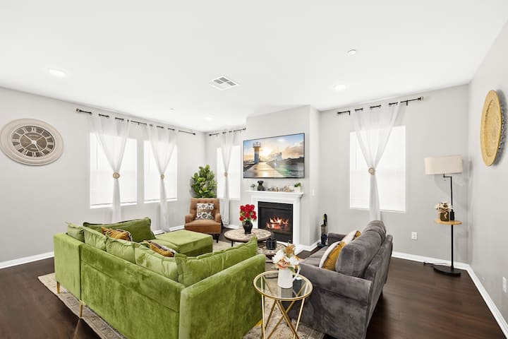 Sunny Home - Ontario, CA