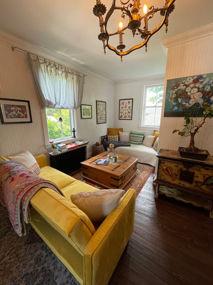 Walkable Vintage Village Apartment - The Hamptons, NY